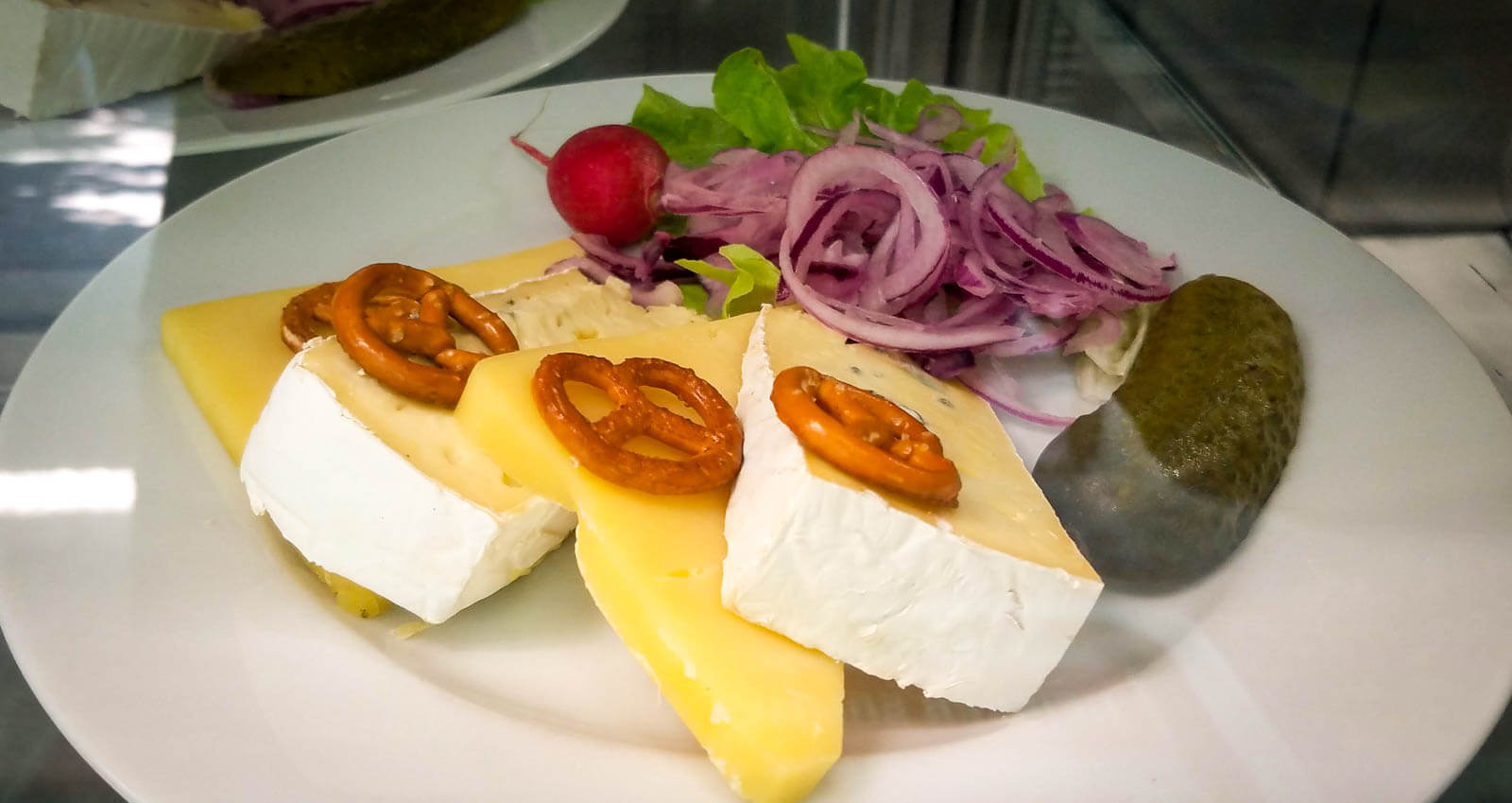 The Best Munich Beer Garden Food | DMR Travel